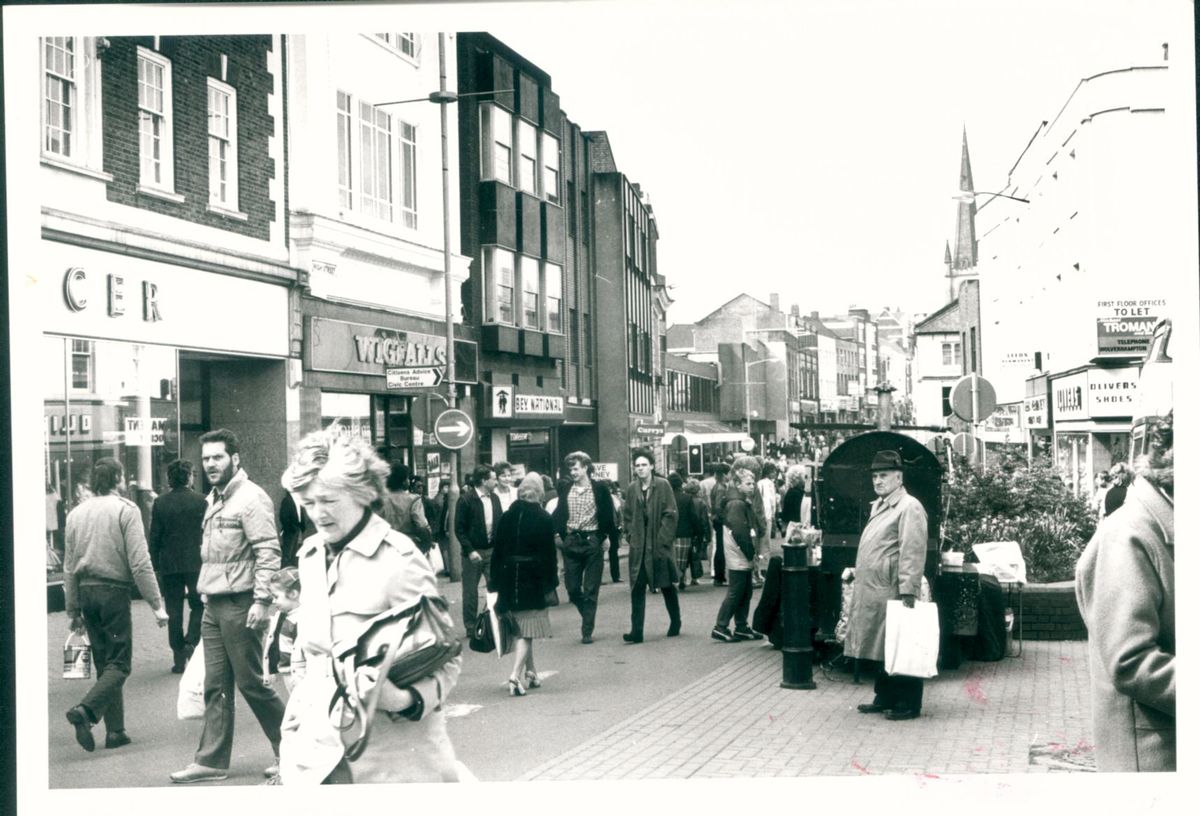 Pictures from the past: Dudley High Street and Market Place throughout ...