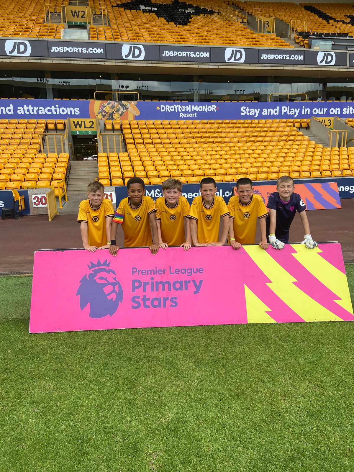 Codsall schoolchildren get a taste of Premier League success | Express ...