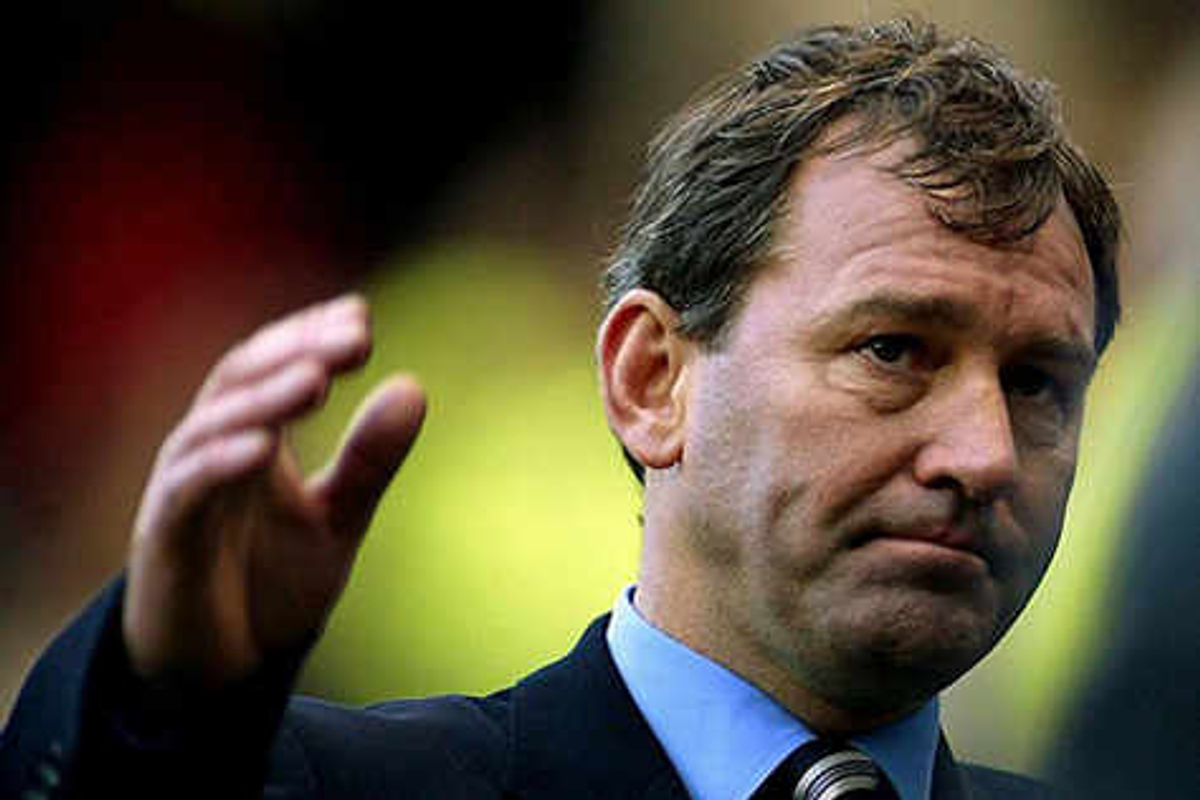 Bryan Robson backed to beat cancer | Express & Star