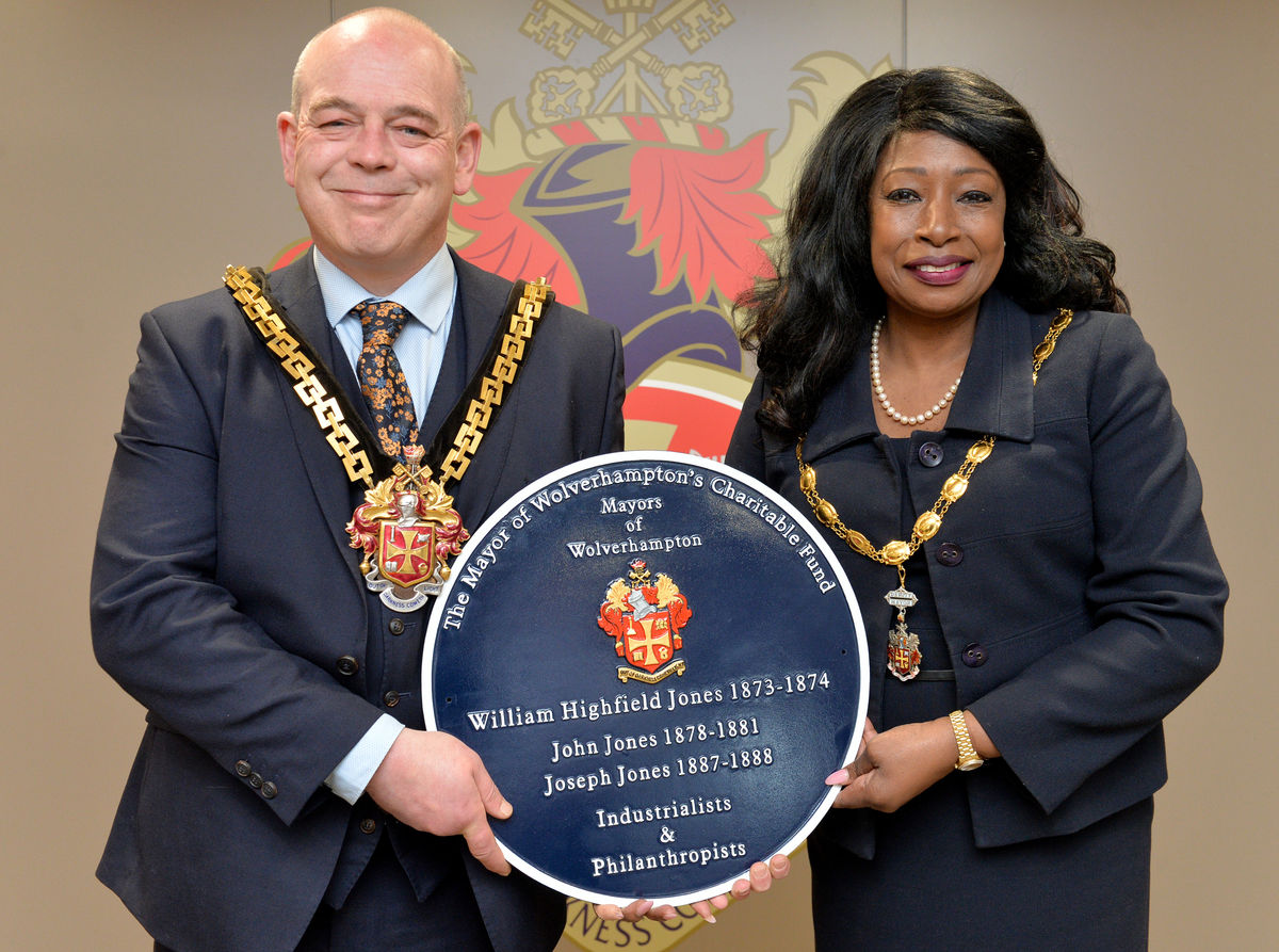Plaque unveiled to remember brothers and former Wolverhampton mayors ...