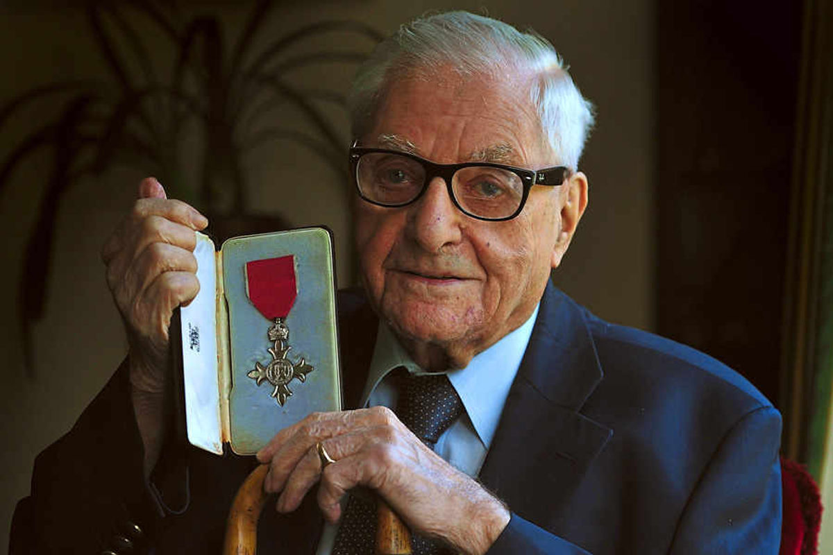 Wolves fan Stanley reaches 100 | Express & Star