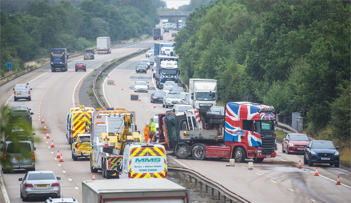 144 drivers to be contacted by police after taking pictures of M54 ...