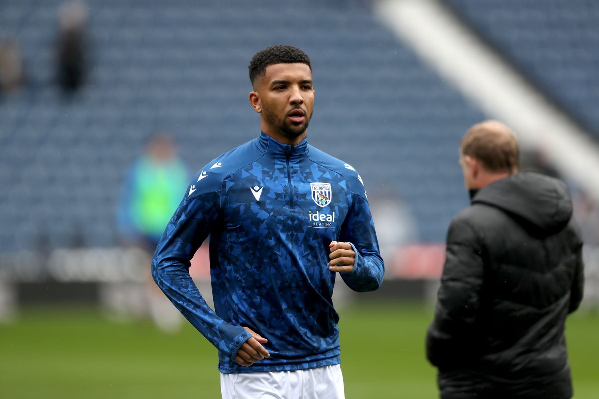 Lily payne bbc the lovely Maia has blonde short hair and a