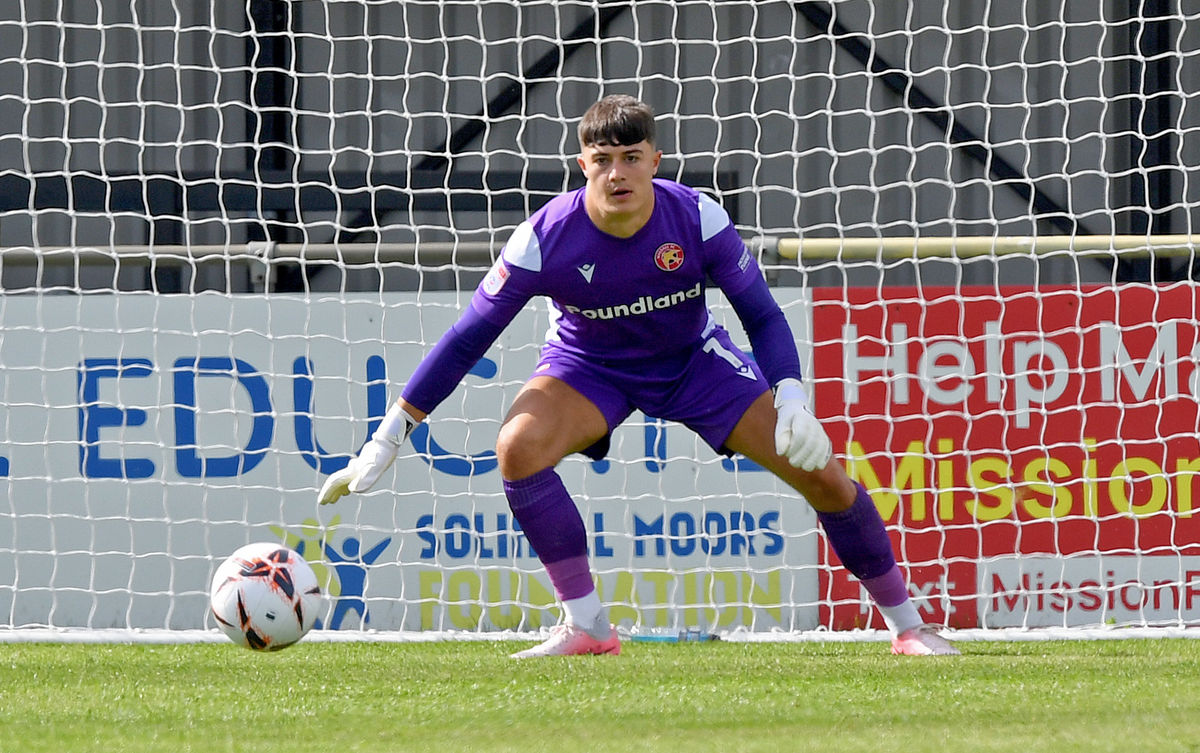 Team mate hails goalkeeper Tommy Simkin's start to life at Walsall ...