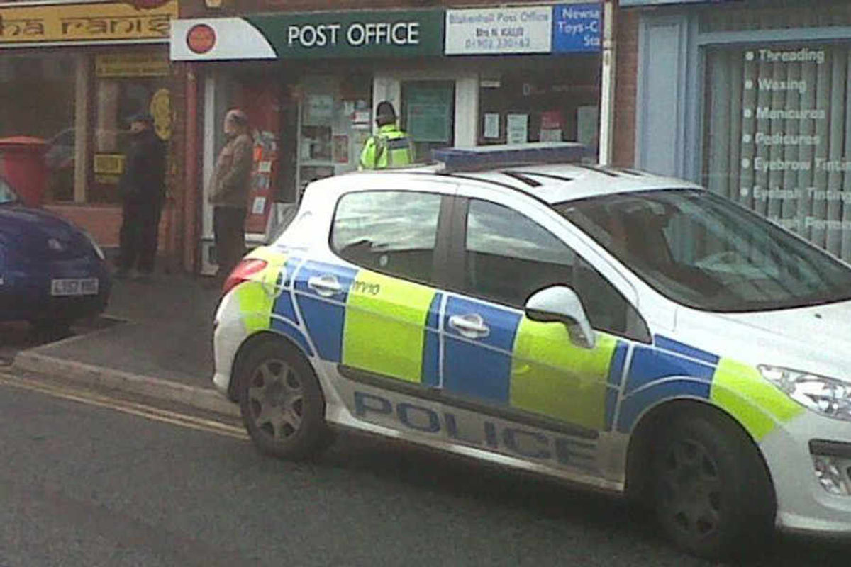 Armed raid at Wolverhampton post office | Express & Star