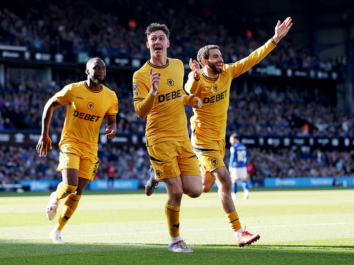 Wolves legend John Richards travels to north-east to honour unsung ...