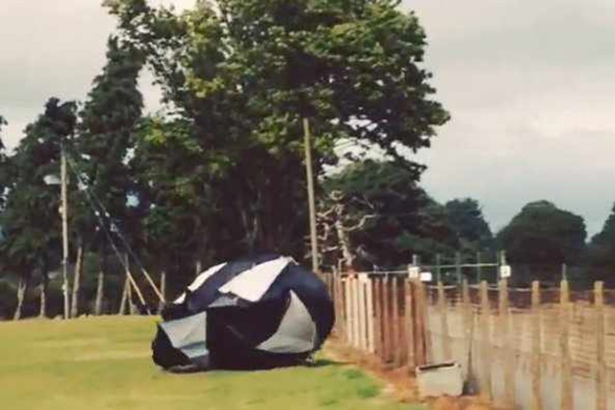 OsFest singer Elyar Fox videos tent blowing away in high winds ...