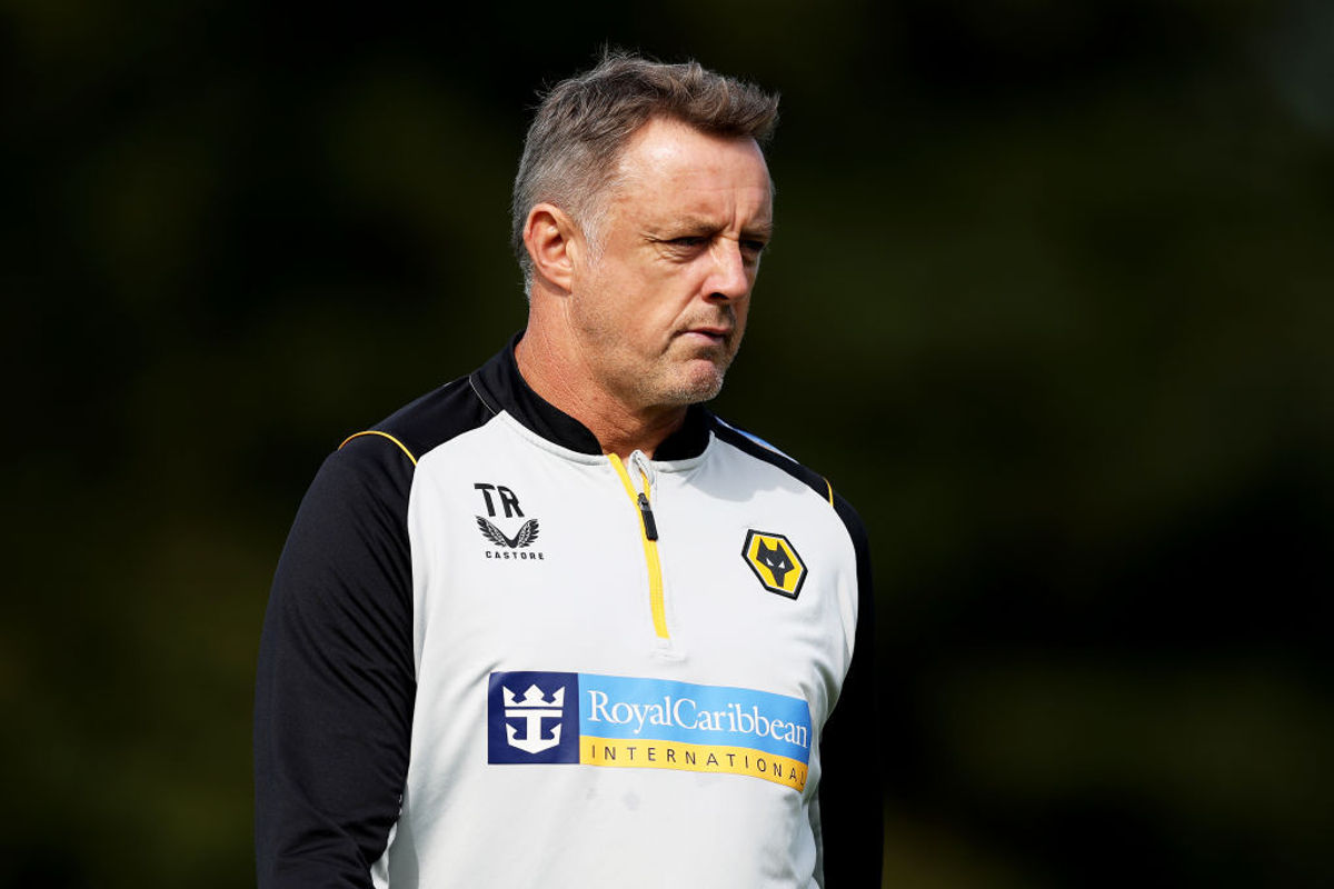 Goalkeeping coach Tony Roberts to stay on with Wolves | Shropshire Star