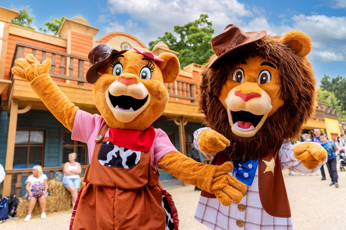 Celebrating an epic summer of fun at Drayton Manor, with unforgettable ...