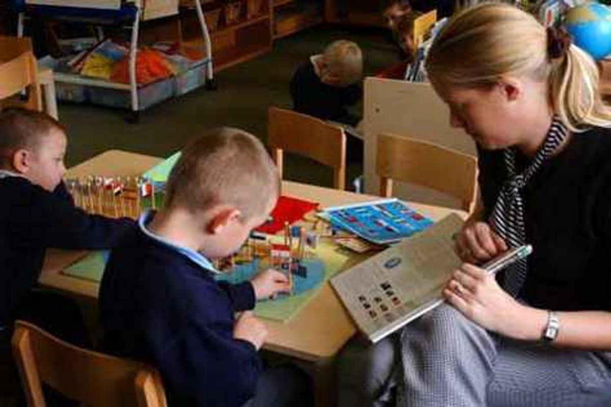 Walsall Council leaders pay tribute to Sure Start centres | Express & Star