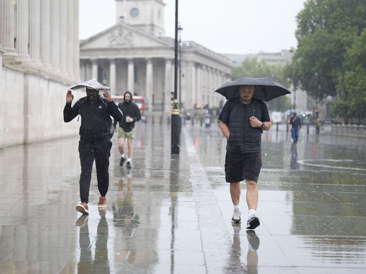 UK 600-mile rainstorm weather: Thunder forecast for West Midlands city ...