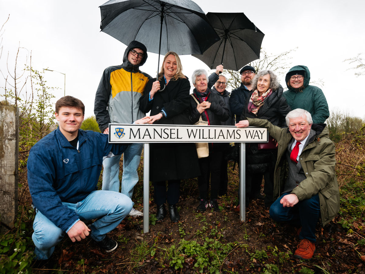 Cycle route and footpath unveiled in tribute to popular councillor who ...