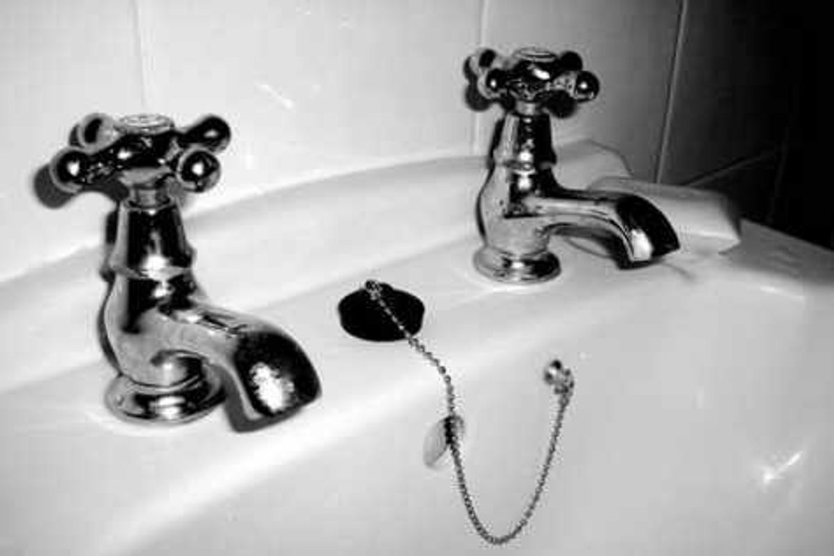 Kidderminster plumber spared jail over £2,000 tap bill | Express & Star