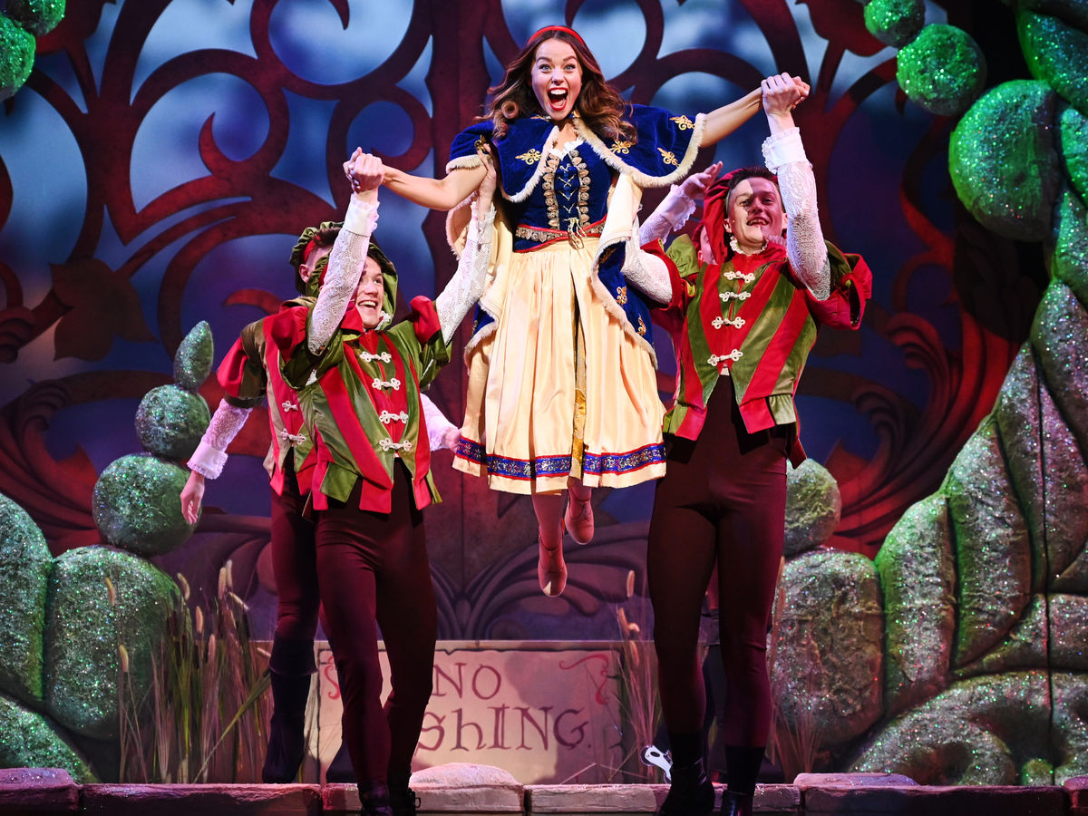 'An absolute triumph!' - We give Wolverhampton Grand's pantomime Snow ...