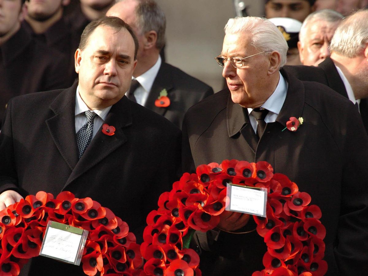 Remembrance Sunday rules changed to protect NI peace process | Express ...