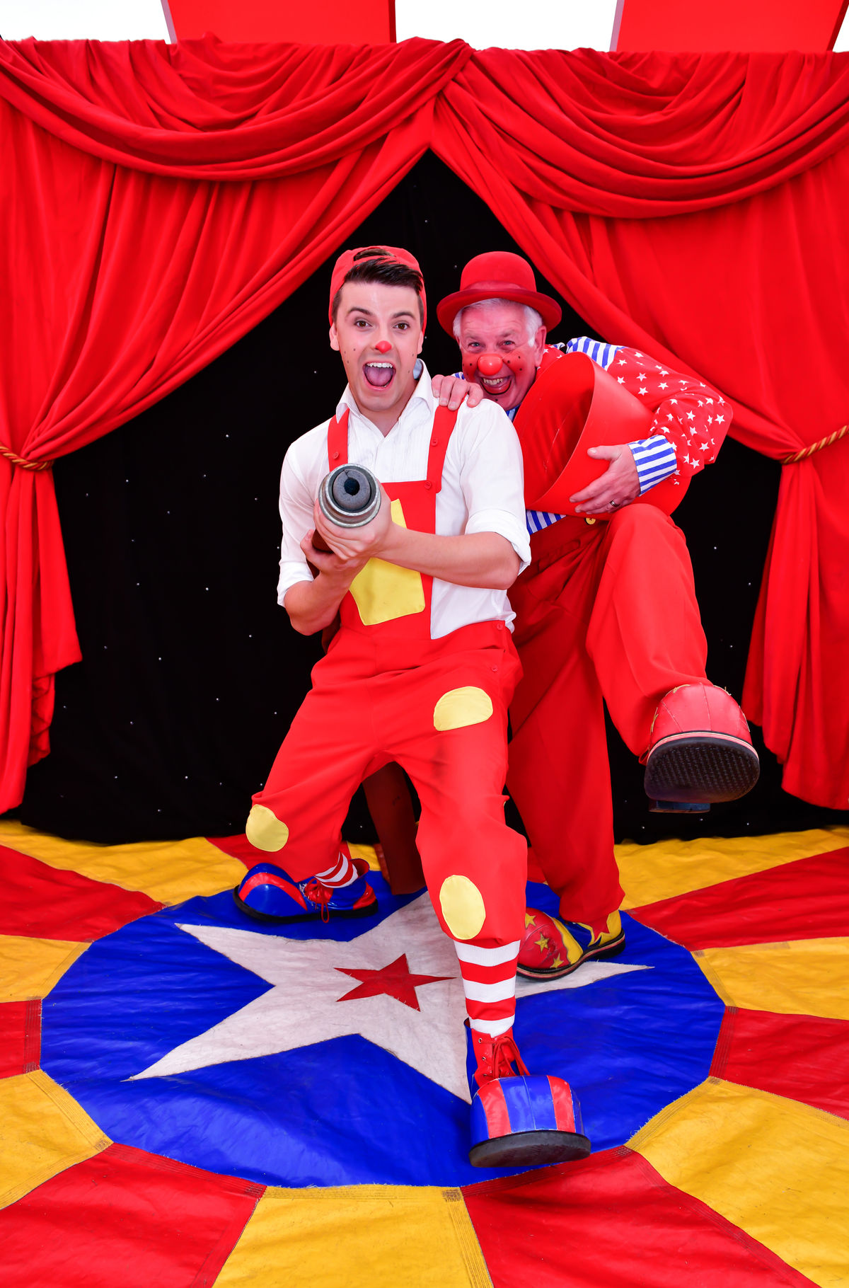 Comedy, pantomime and circus fun set to wow Sedgley audience | Express ...