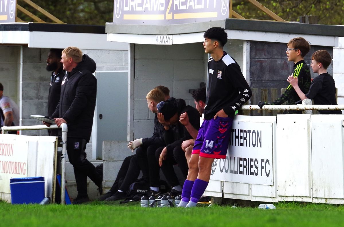 Michael Appleton confirms Flint Town defender Isaac Lee is on ...