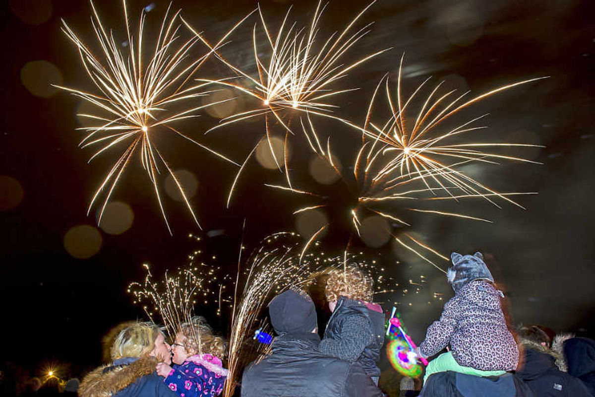 Donnington bonfire goes off with a bang | Shropshire Star