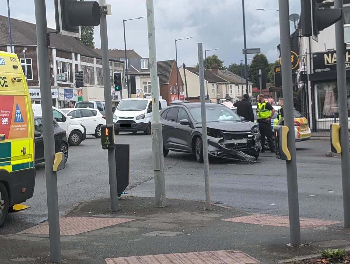'Major disruption' following two-car crash on busy Wolverhampton road ...