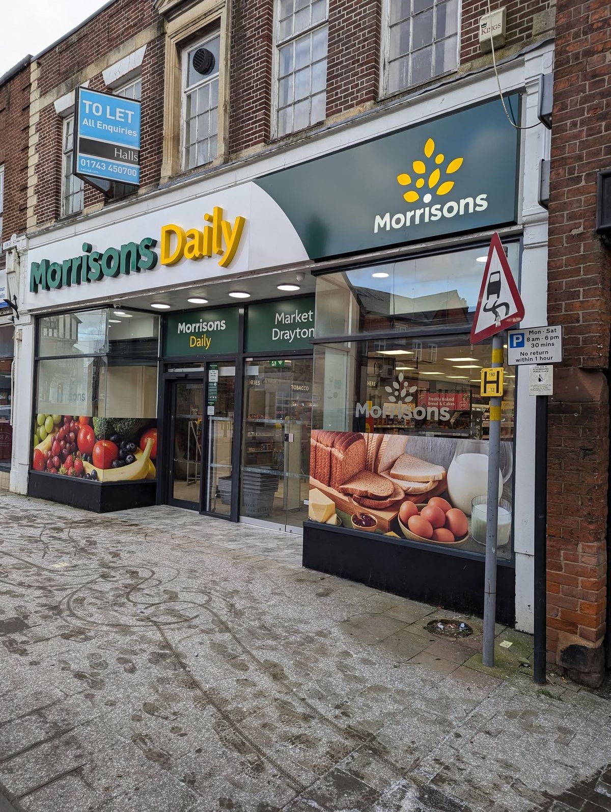 New Morrisons Daily store opens its doors in Market Drayton town centre ...