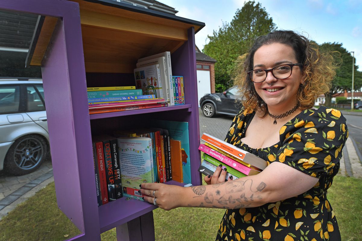 Is this the Black Country's smallest library? Dudley mother creates ...