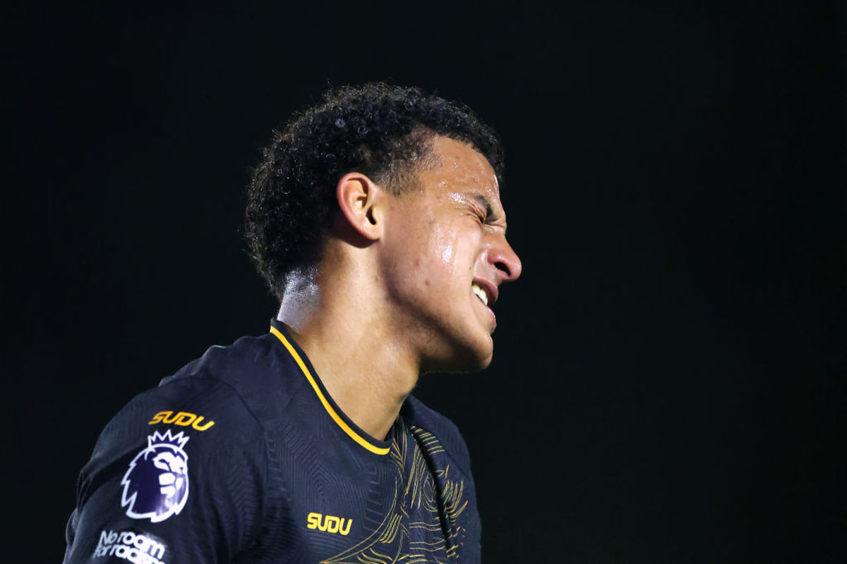 Wolves striker Leon Chiwome has season ended by serious injury ...