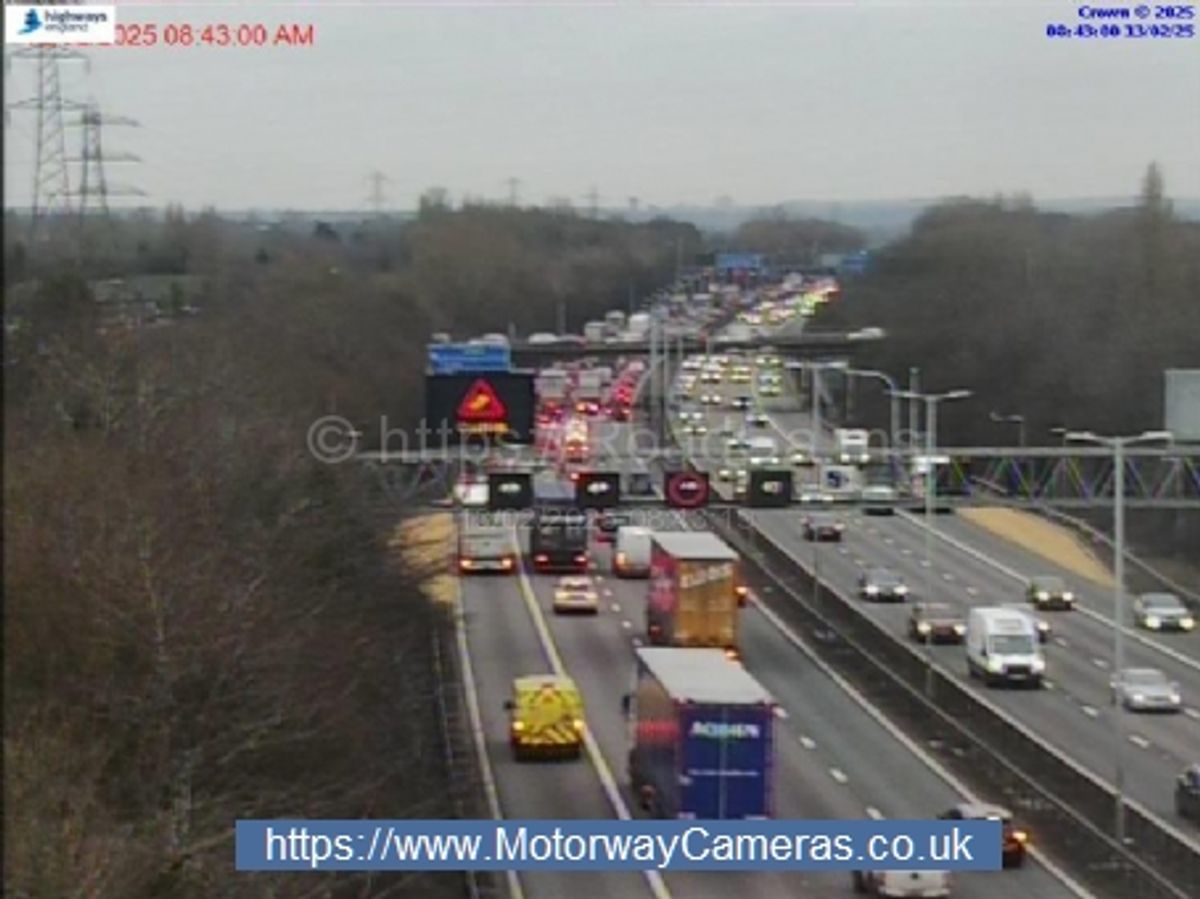 Major disruption on M6 near Walsall due to 'stranded' vehicle | Express ...