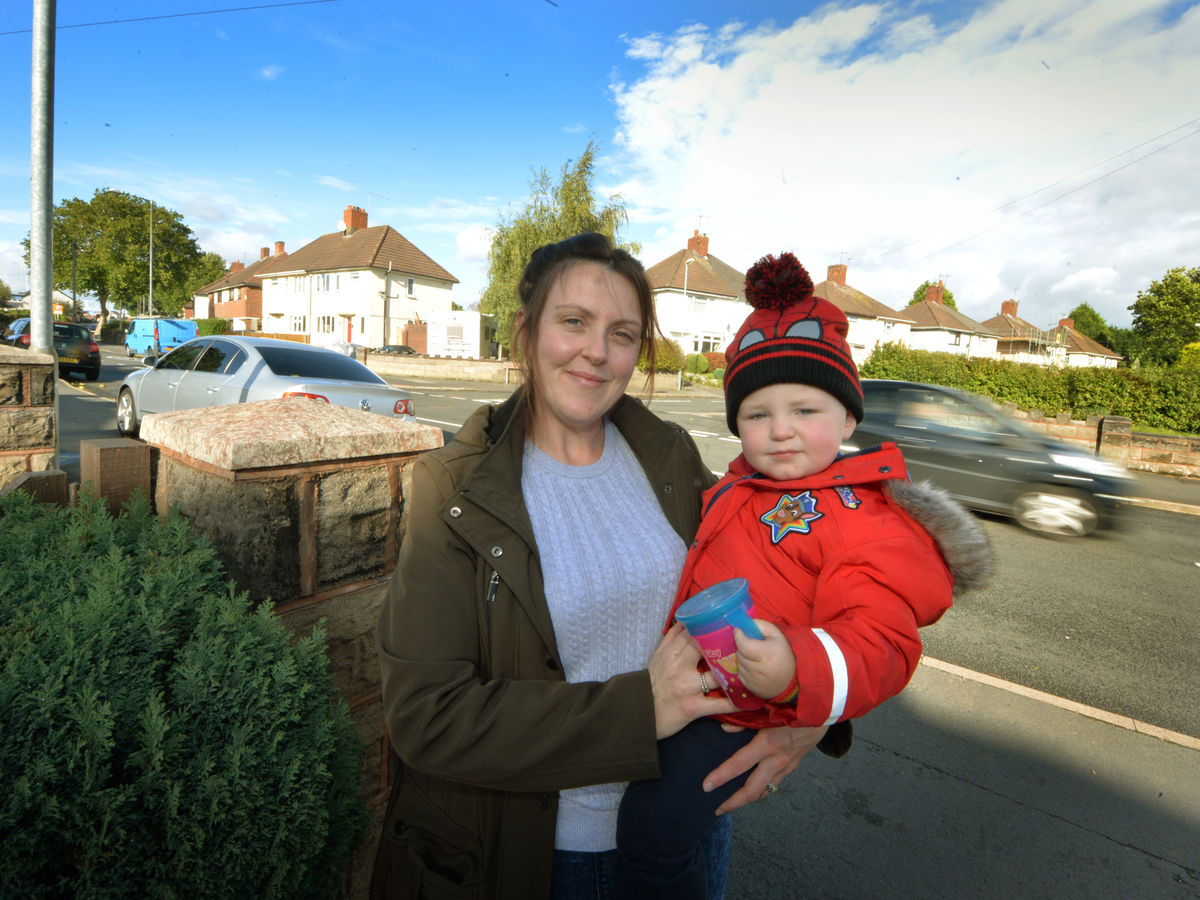 Residents call for speed cameras to stop drivers doing '80mph' and ...