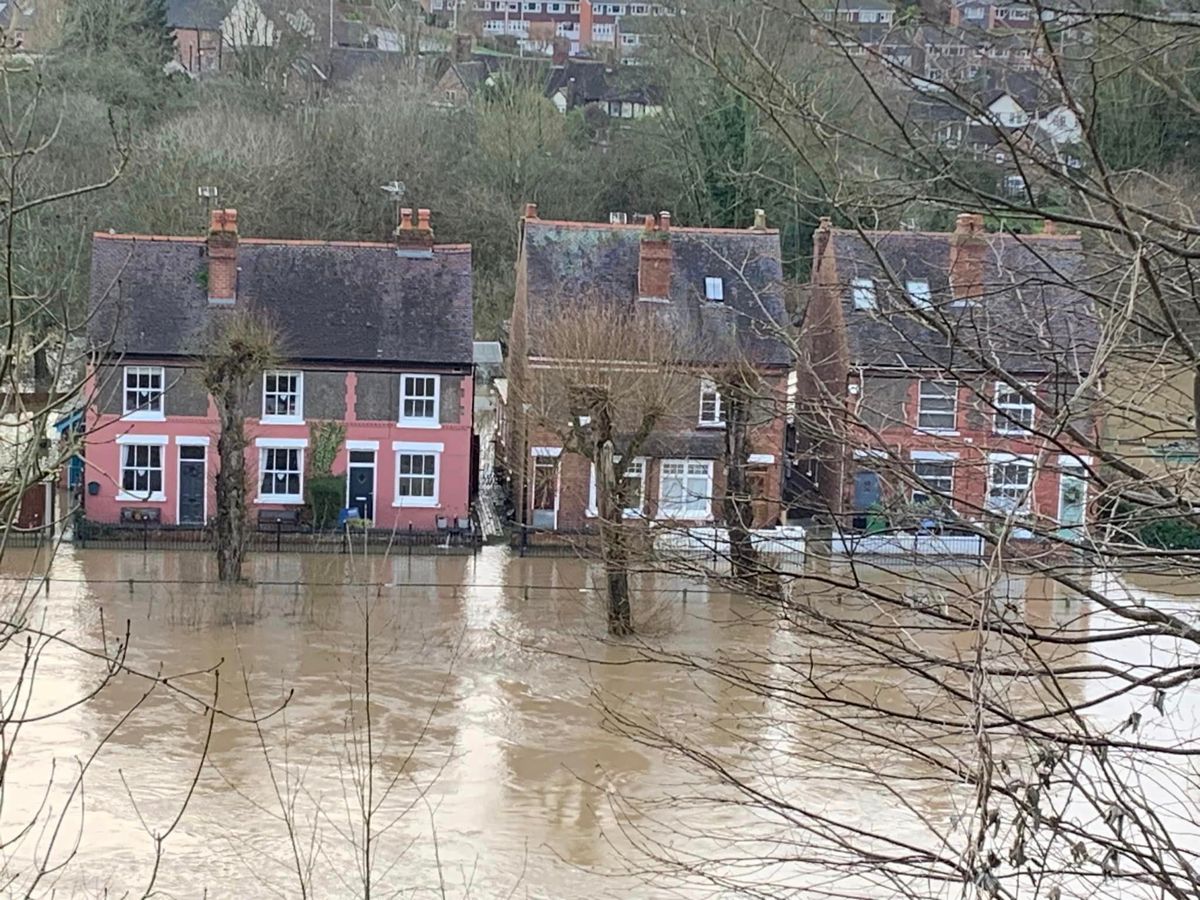 Vandals destroy temporary traffic light generator set up during ...