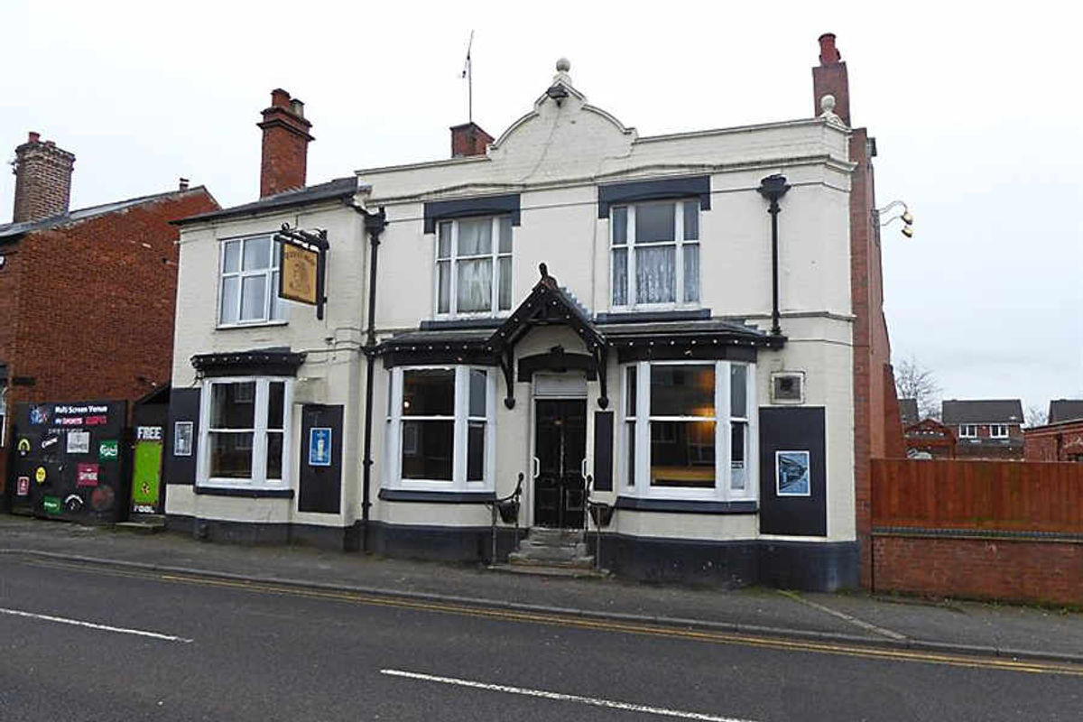 Historic Stourbridge pub up for sale | Express & Star