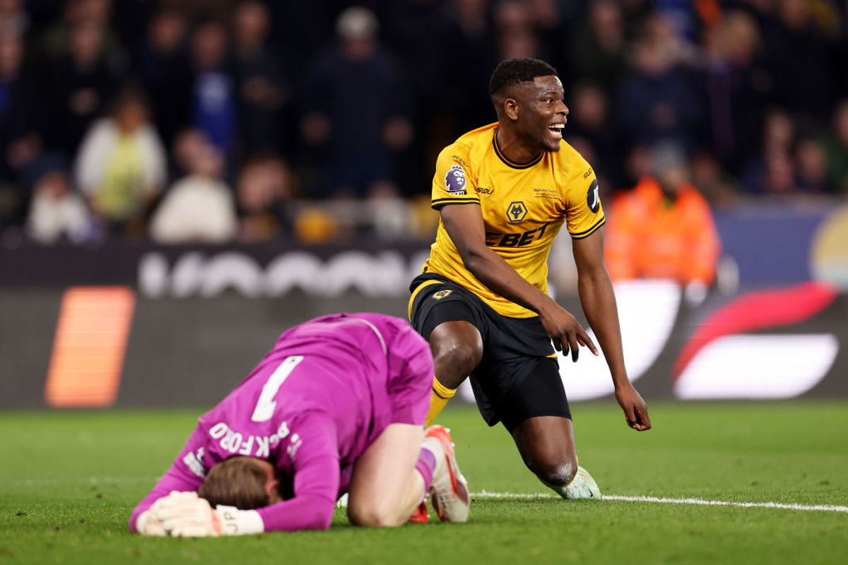 10 of the best photos as Wolves grab precious point vs Everton ...