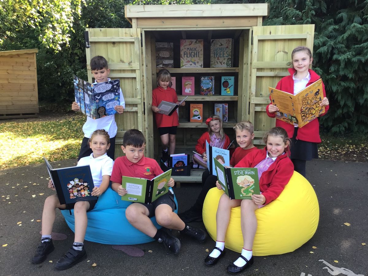 Pint-sized bookworms at Wyre Forest school build their own reading shed ...