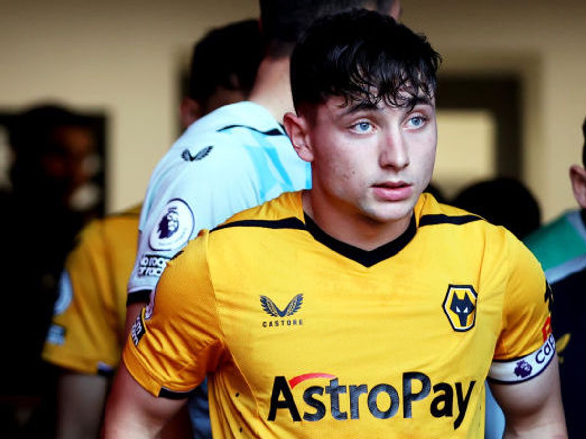 Joe Hodge aims to make big strides towards Wolves first team | Express ...