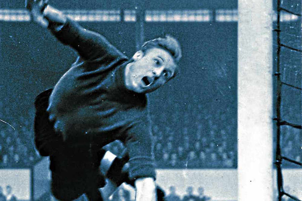 Wolves legend Bert Williams to be honoured at game | Express & Star