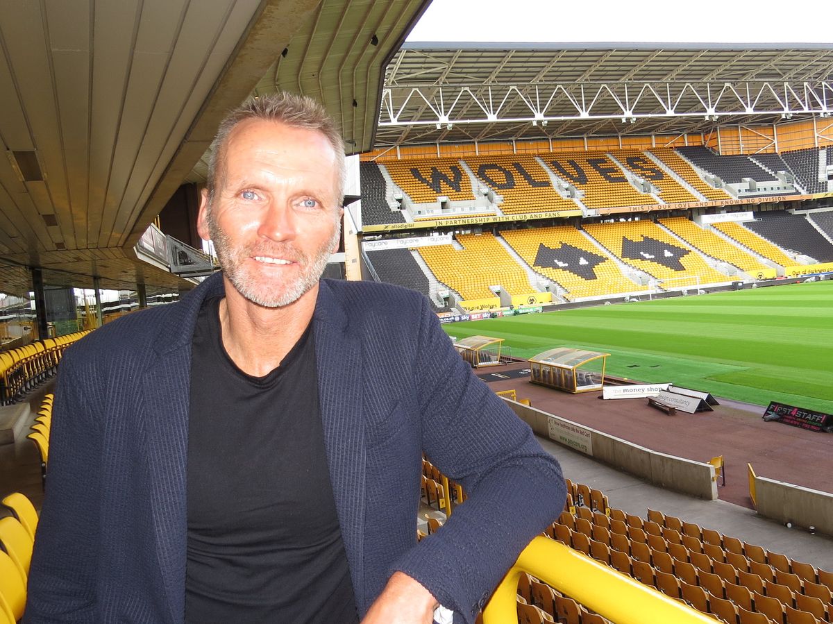 The 'what if' tale of Geoff Thomas' Wolves career | Express & Star