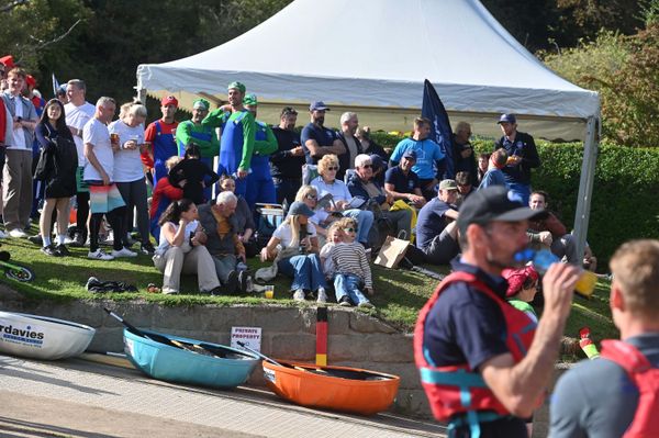29 pictures of boats capsizing and wacky racing as Super Mario, pirates ...