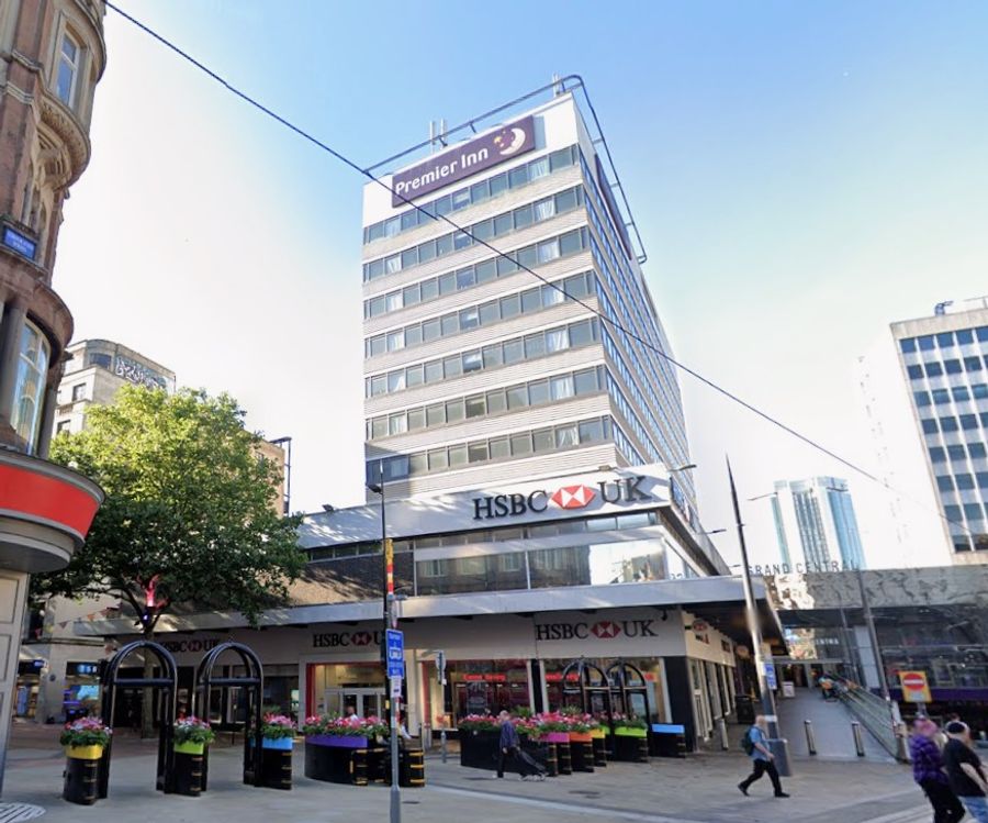 Hotel guests forced to evacuate as fire crews tackle blaze in Birmingham city centre building ...