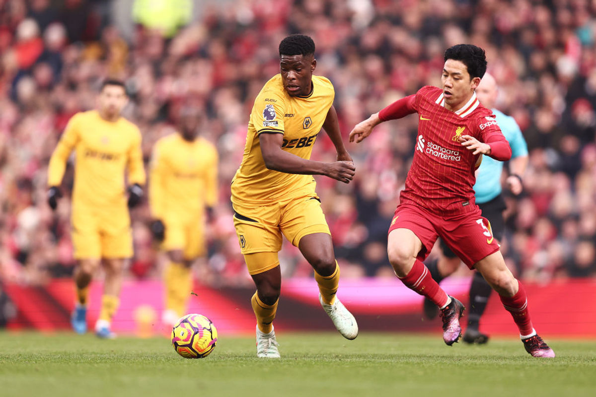 New signing 'honoured' by warm Wolves welcome | Express & Star