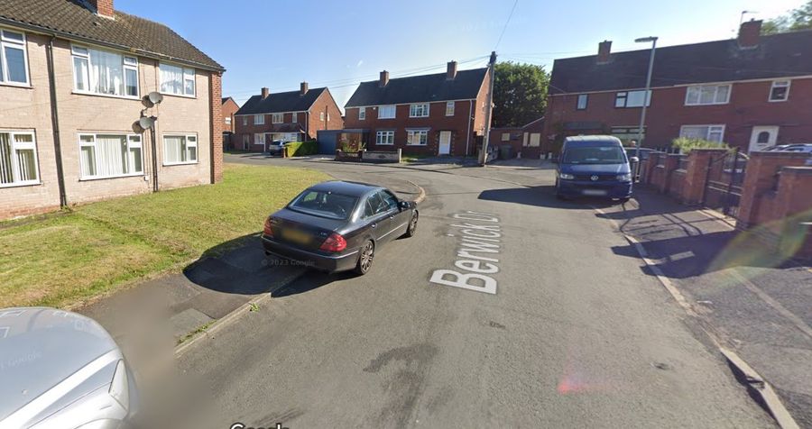 Police issue update on murder suspects after man's body found at ...