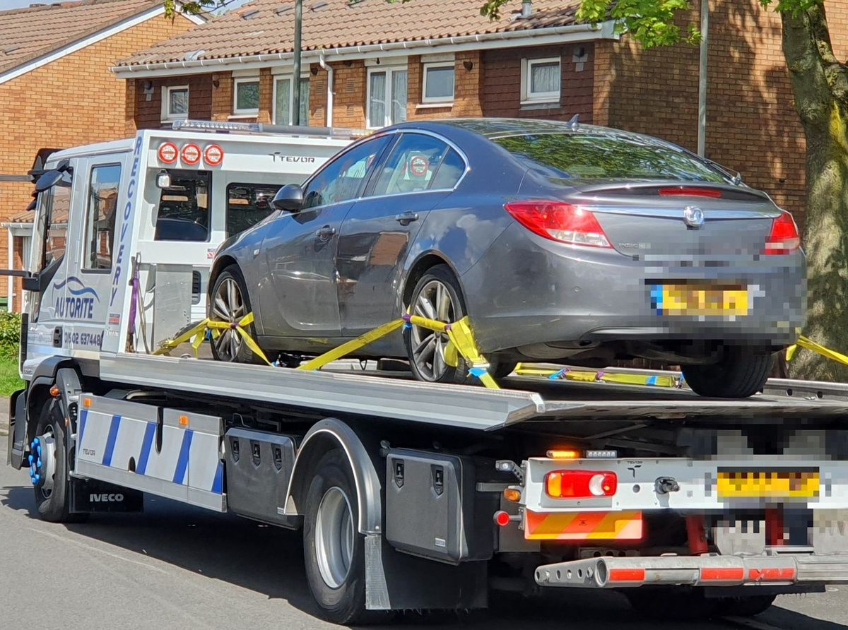 Roads closed and car seized after two men left with stab wounds on Bilston street | Express & Star