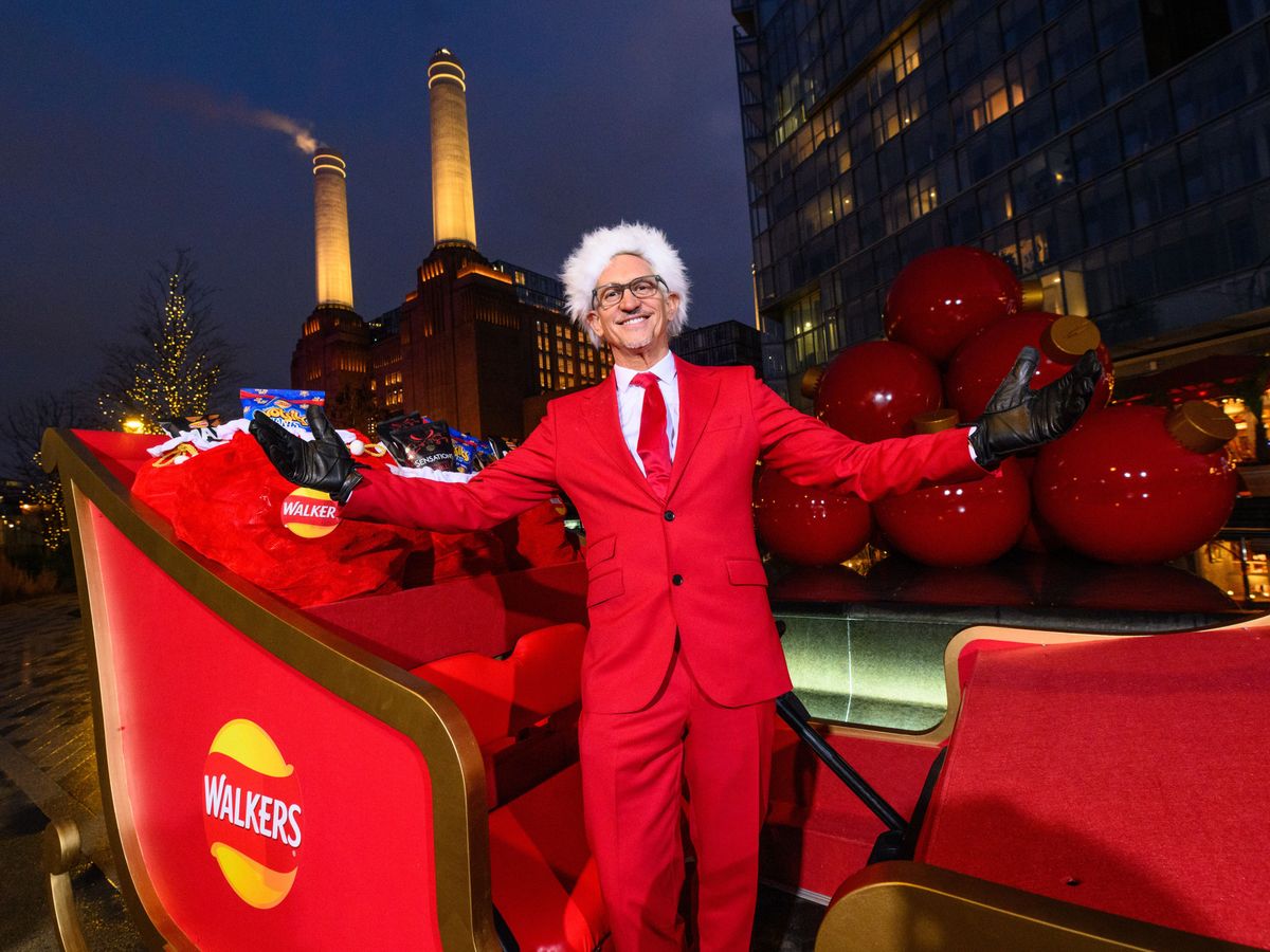 Gary Lineker poses as ‘Father Crispmas’ to celebrate 30 years as face ...